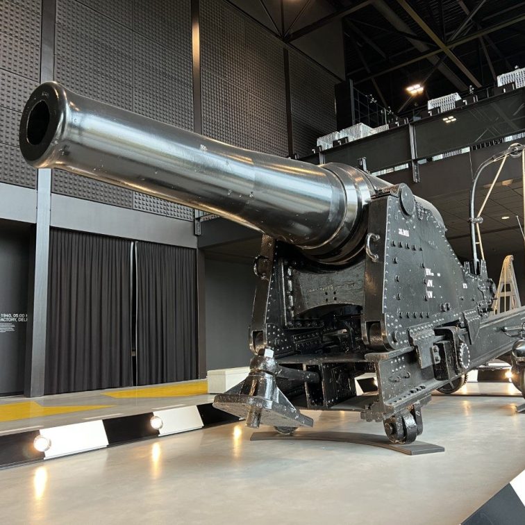 De eerste kalasjnikov - Nationaal Militair Museum