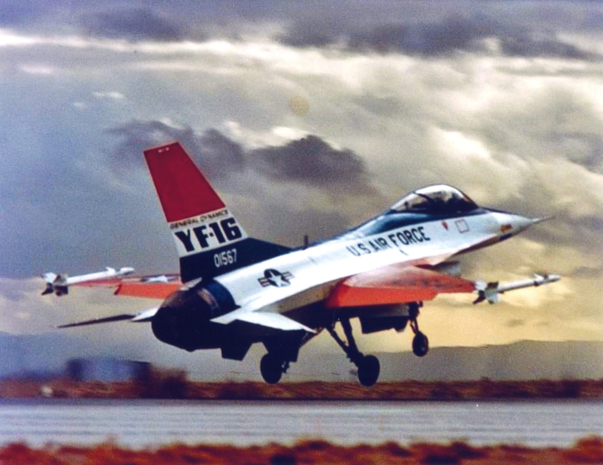 Oestricher YF-16 testvlucht - Nationaal Militair Museum