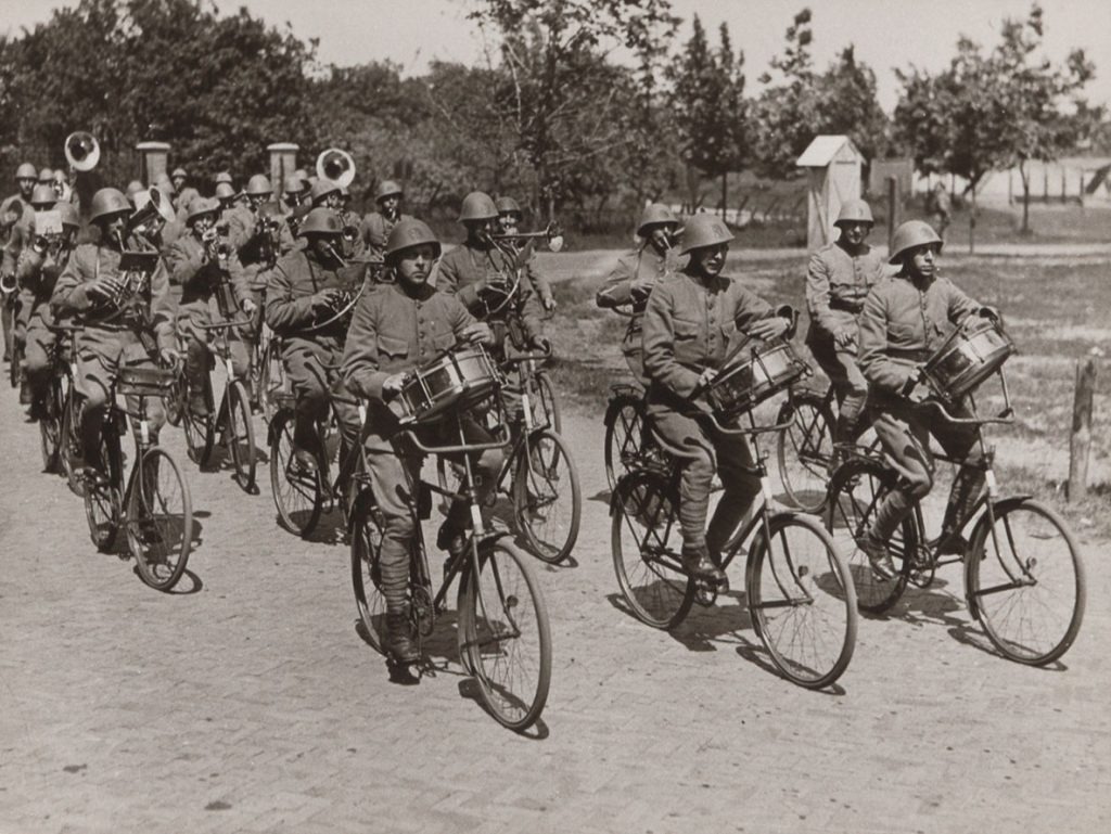 Trappers en trompetten: een muziekkorps op de fiets - Nationaal ...